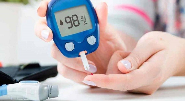 ¿Cómo funciona un Glucómetro?